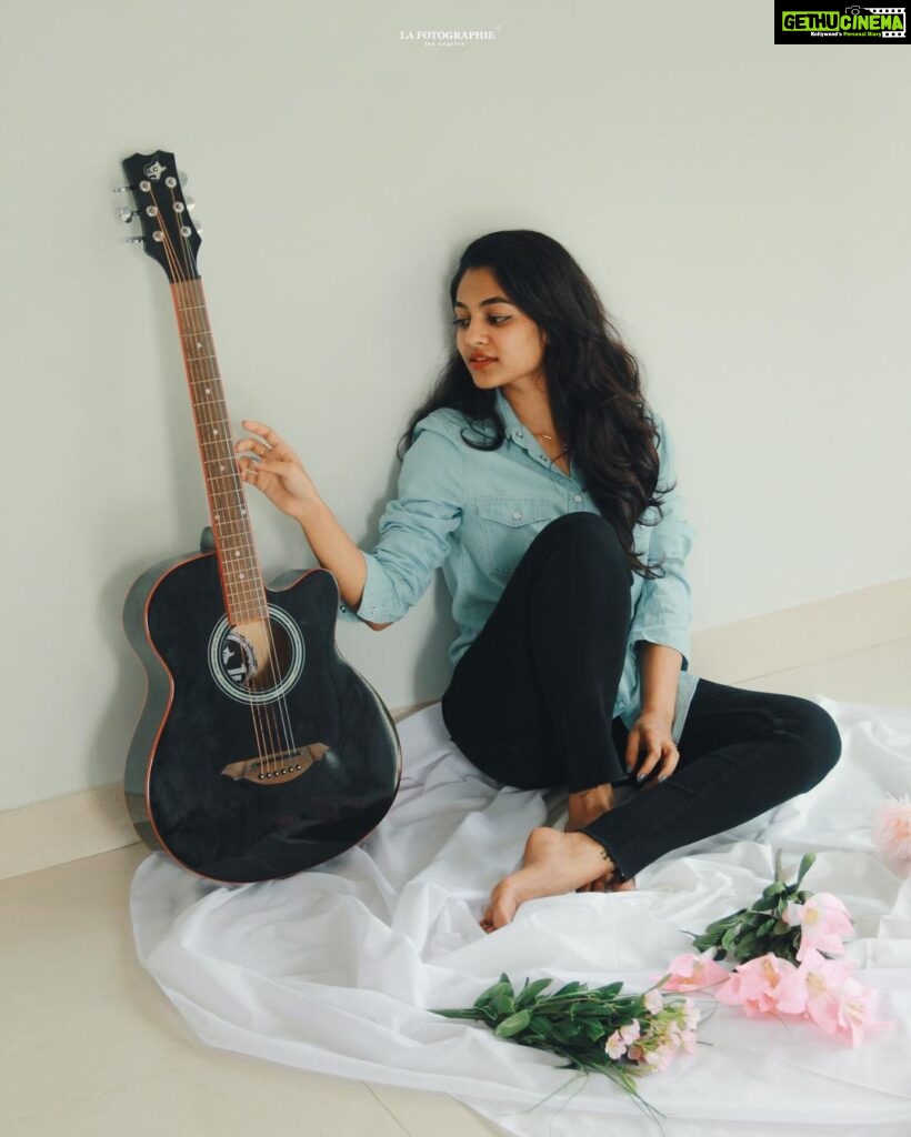Actress Ivana HD Photos and Wallpapers September 2022 - Gethu Cinema