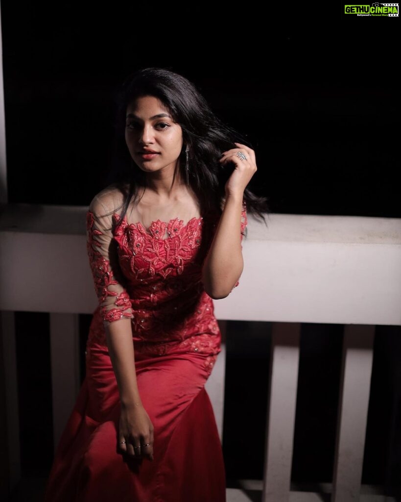 Actress Ivana HD Instagram Photos and Wallpapers July 2022 | Gethu Cinema