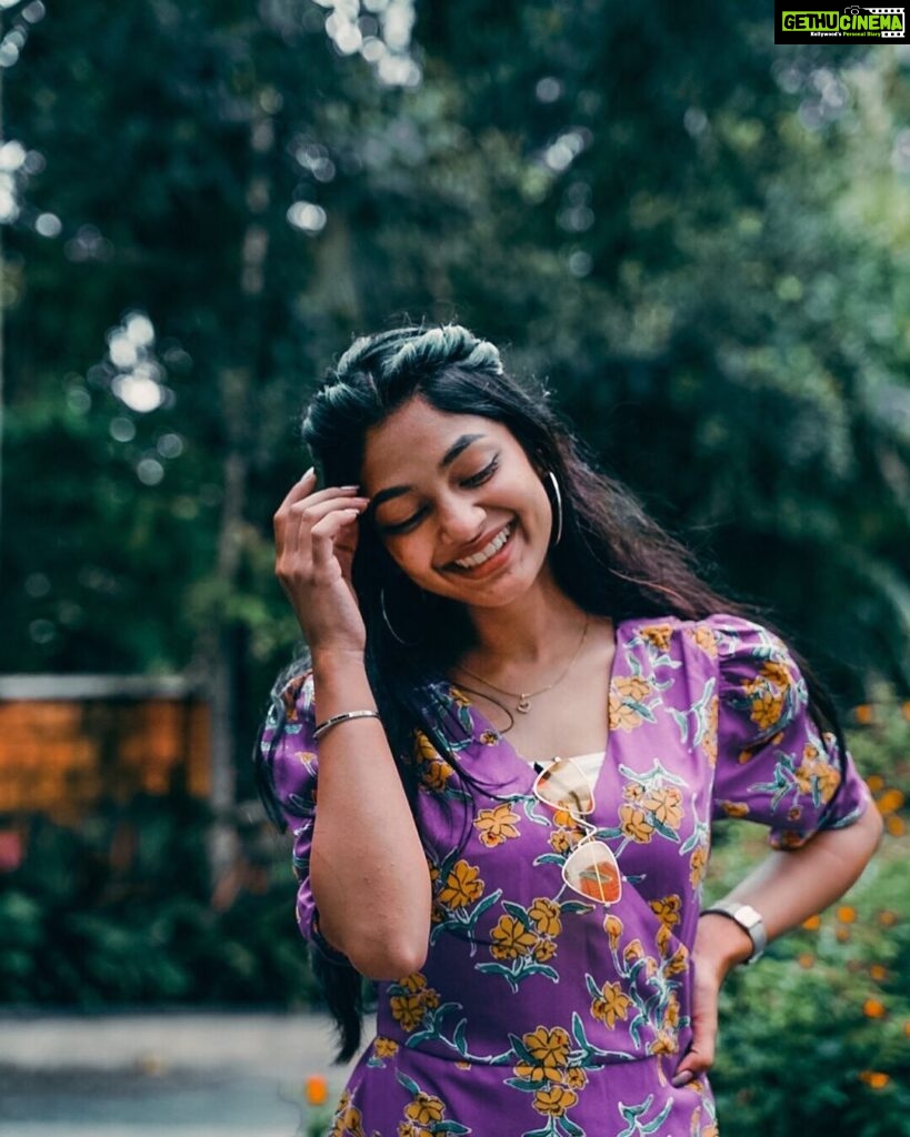 Actress Ivana HD Photos and Wallpapers July 2022 - Gethu Cinema