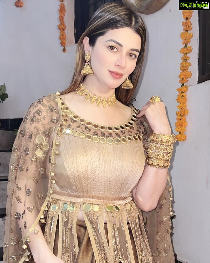 Actress Kainaat Arora HD Instagram Photos and Wallpapers October 2022 ...