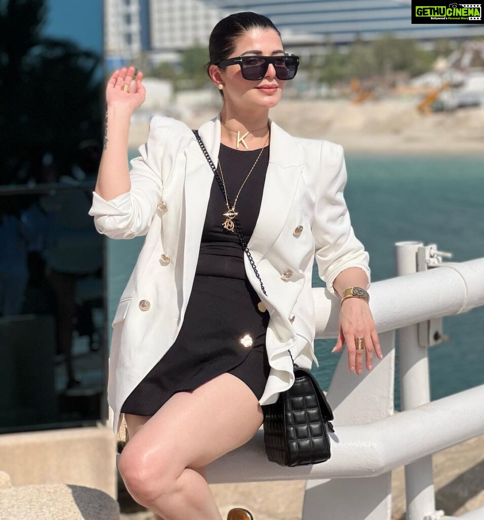 Actress Kainaat Arora HD Instagram Photos and Wallpapers September 2022 ...
