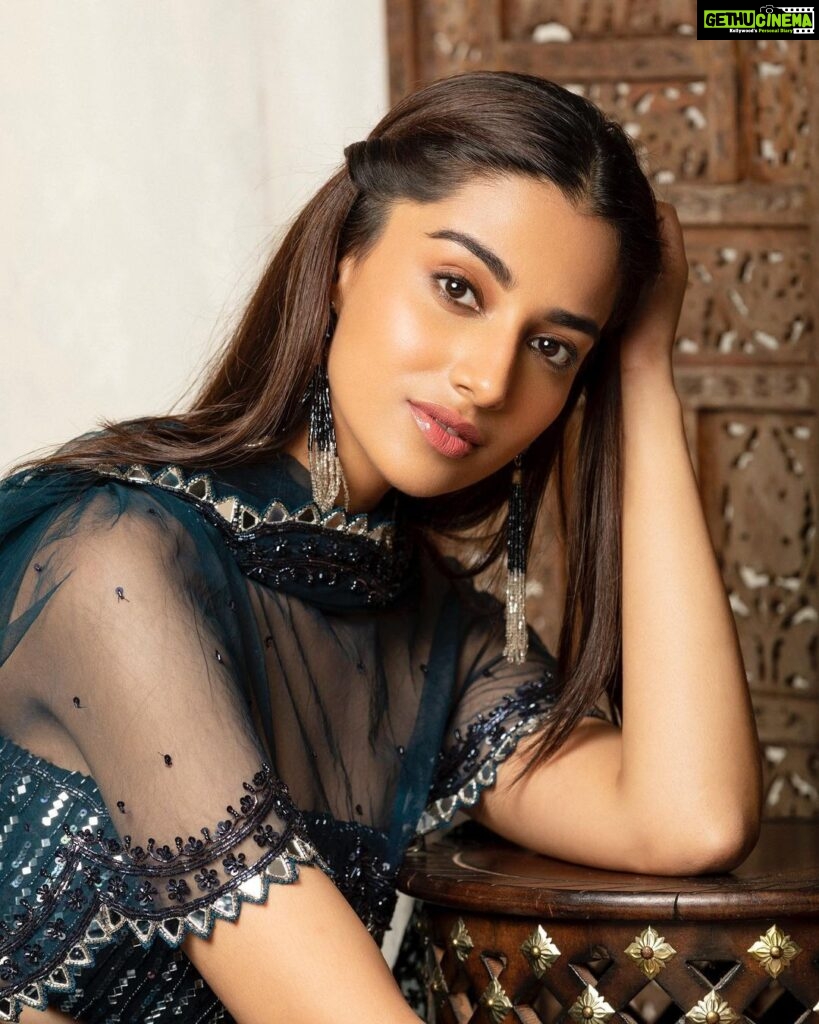 Actress Meenakshi Chaudhary HD Instagram Photos and Wallpapers ...