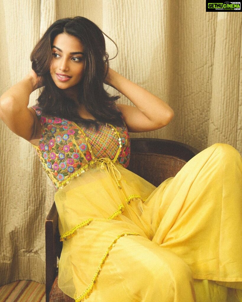 Actress Meenakshi Chaudhary HD Instagram Photos and Wallpapers February 2023 | Gethu Cinema