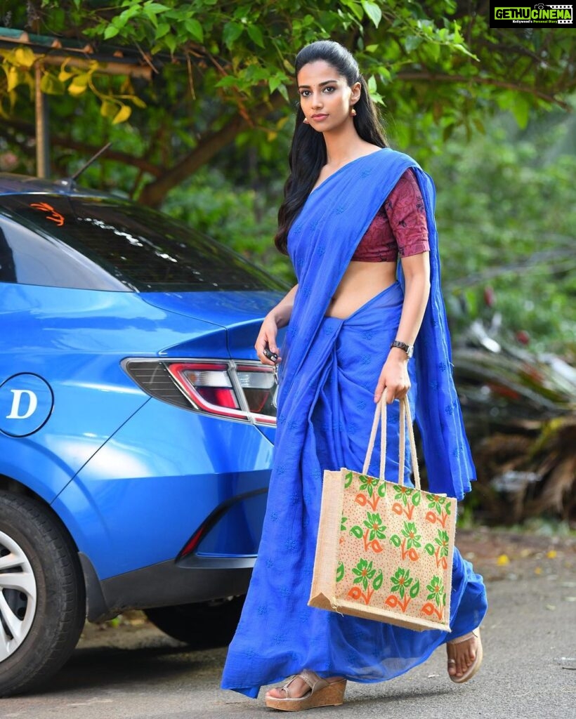Actress Meenakshi Chaudhary HD Instagram Photos and Wallpapers November ...