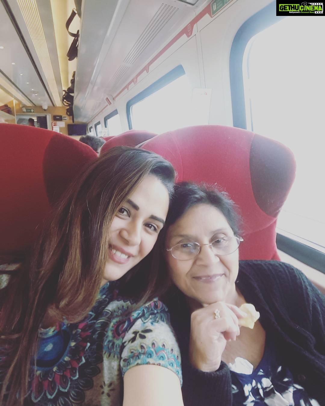 Mona Singh Instagram – Scotland calling…. #momnme #instagram # ...