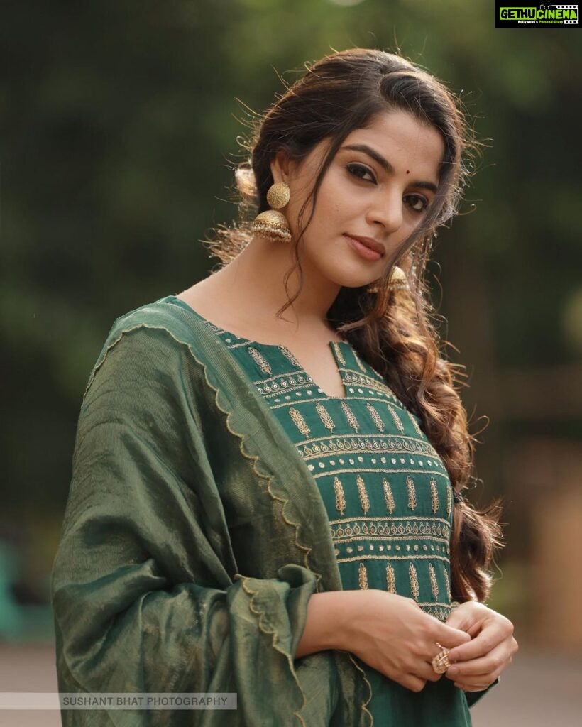 Actress Nikhila Vimal HD Instagram Photos and Wallpapers November 2022 ...