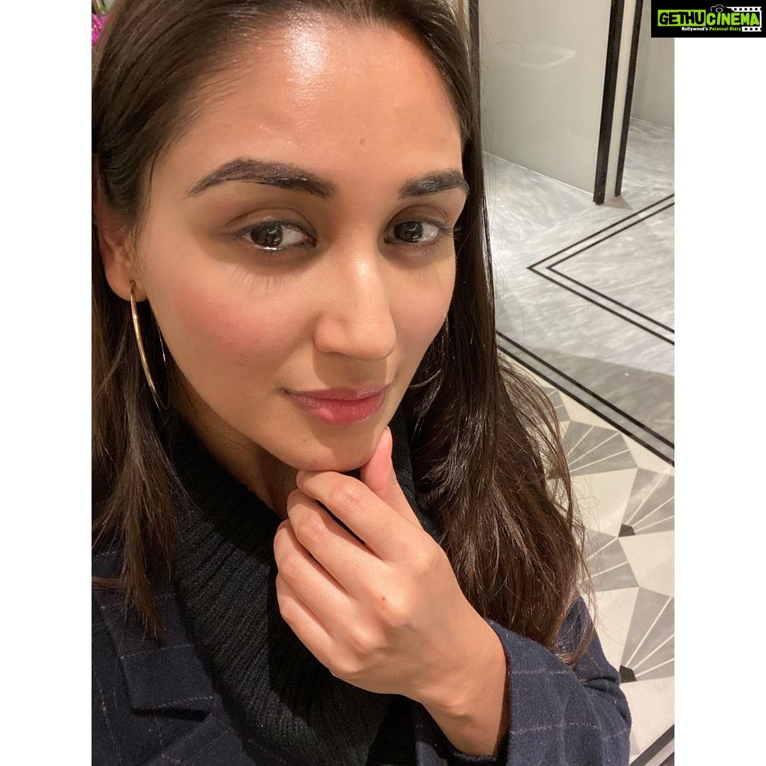 Nikita Dutta Instagram – It’s Friday night. Eat some chocolate. 🤎🦄 | Gethu Cinema