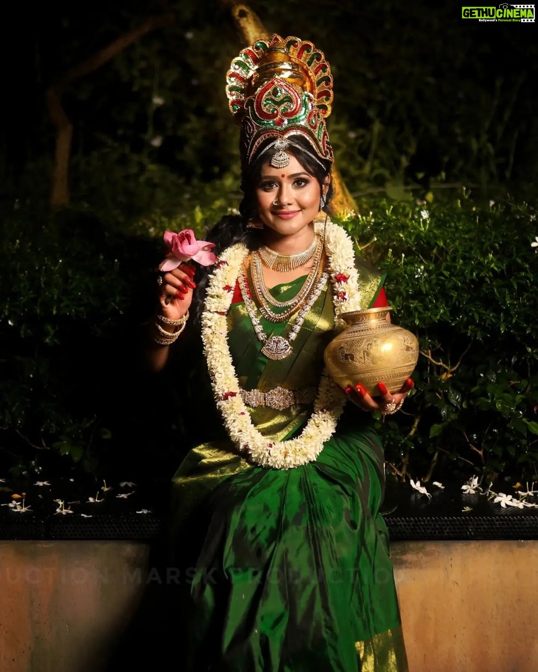 Punnagai Poo Gheetha's Most Liked Photos and Posts - Gethu Cinema