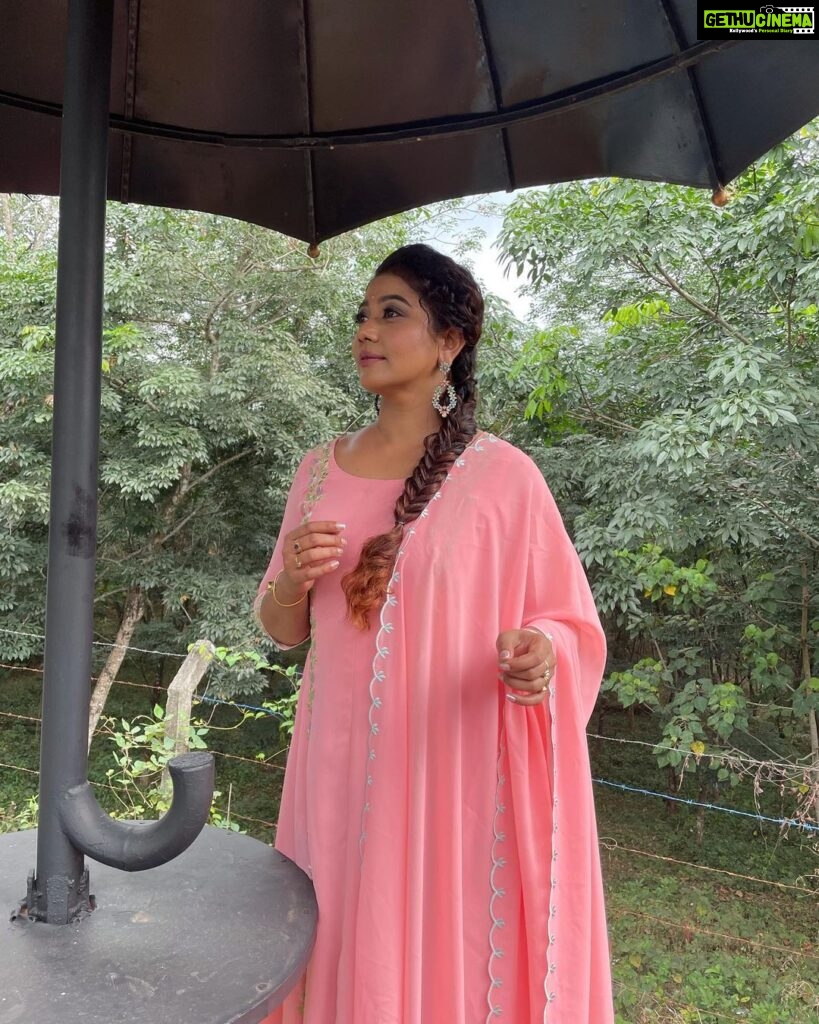 Actress Rachana Narayanankutty HD Instagram Photos and Wallpapers April ...