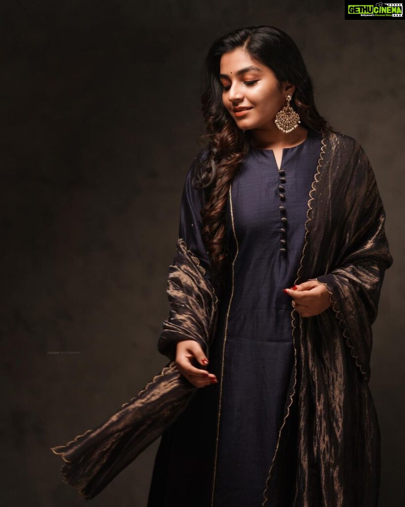 Rajisha Vijayan Instagram – Midnight blue during midnight shoots. 😍 ...