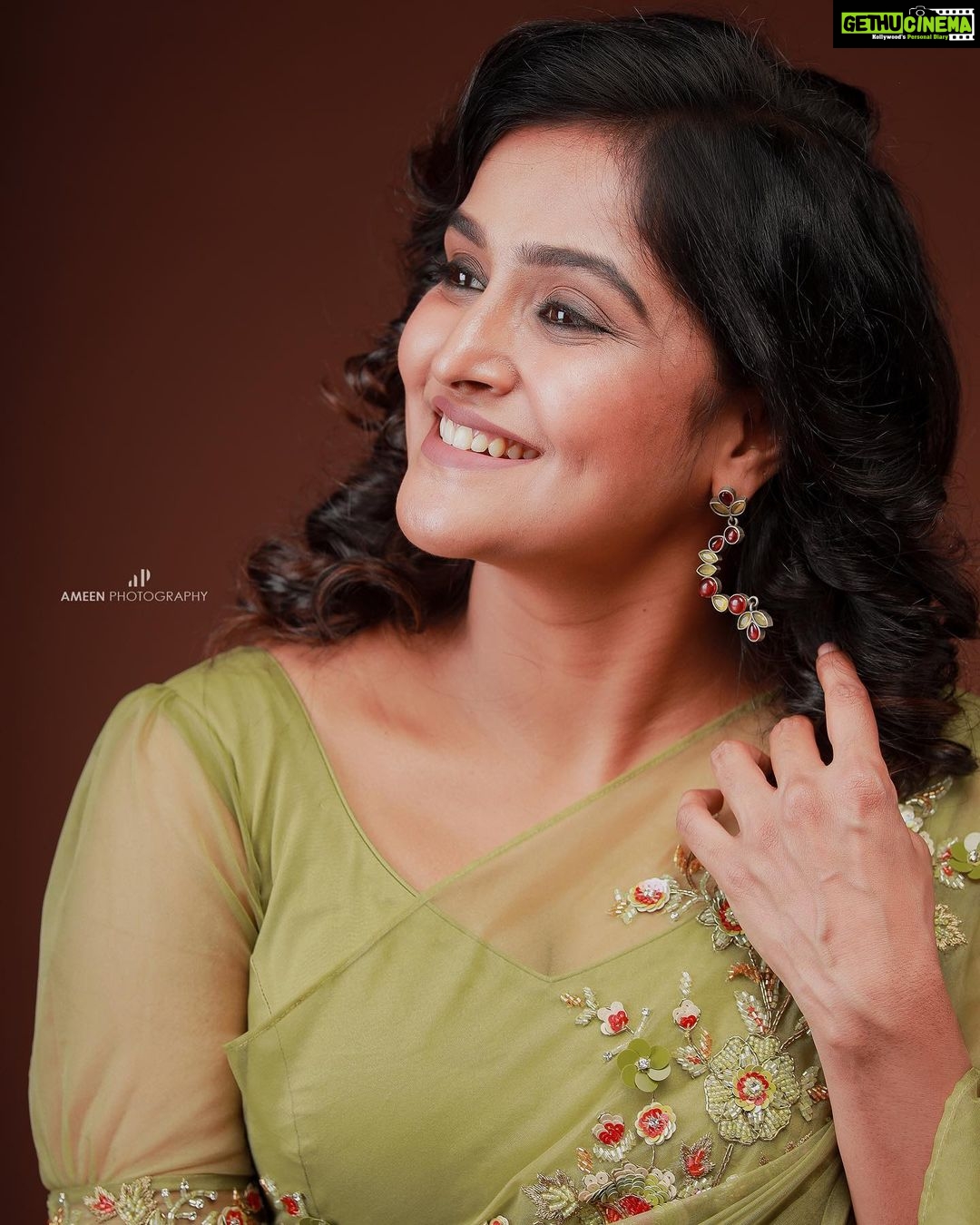Remya Nambeesan Instagram – 📷 @ameensabil MUAH @jo_makeup_artist ...