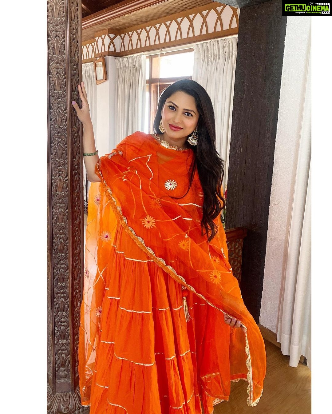 Rucha Hasabnis Instagram – Happy Diwali 🪔🧡 Love & light to all ...