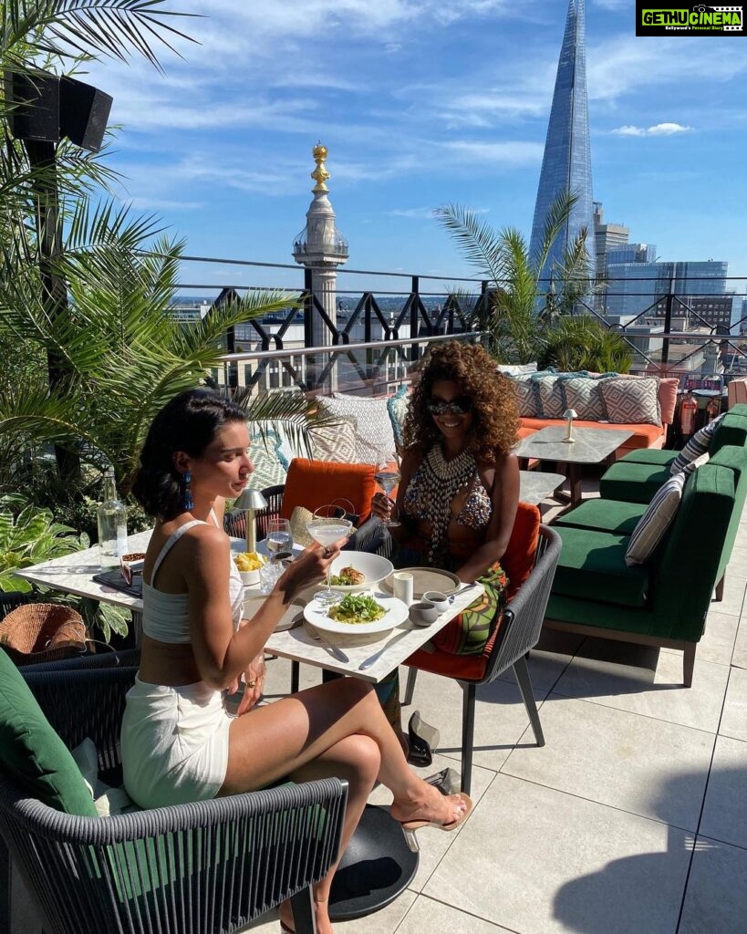 Actress Scarlett Mellish Wilson HD Instagram Photos and Wallpapers July ...