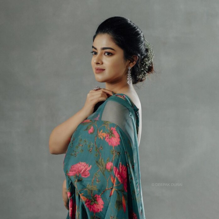 Actress Siddhi Idnani HD Photos and Wallpapers October 2022 - Gethu Cinema
