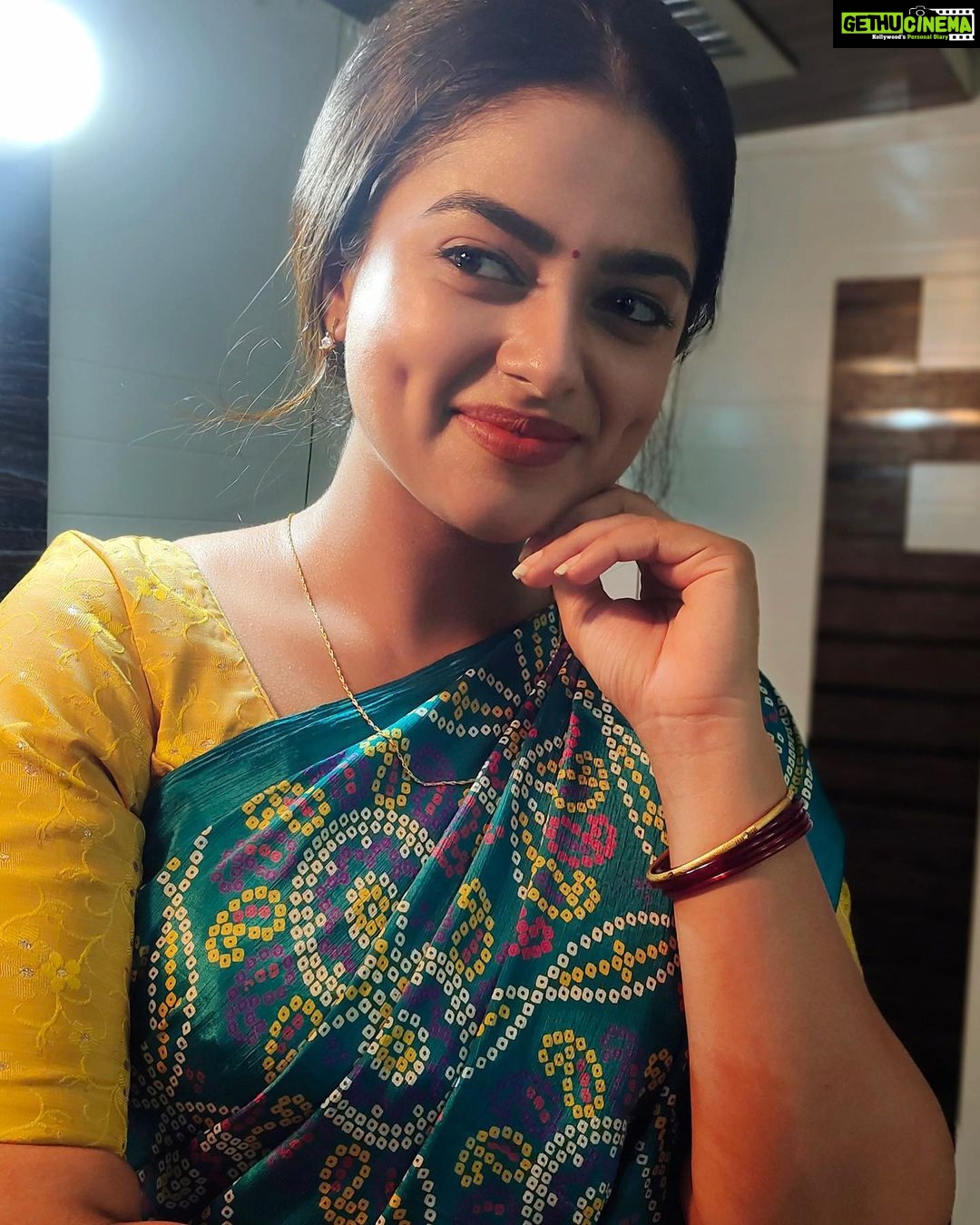 Actress Siddhi Idnani HD Instagram Photos and Wallpapers September 2022 ...