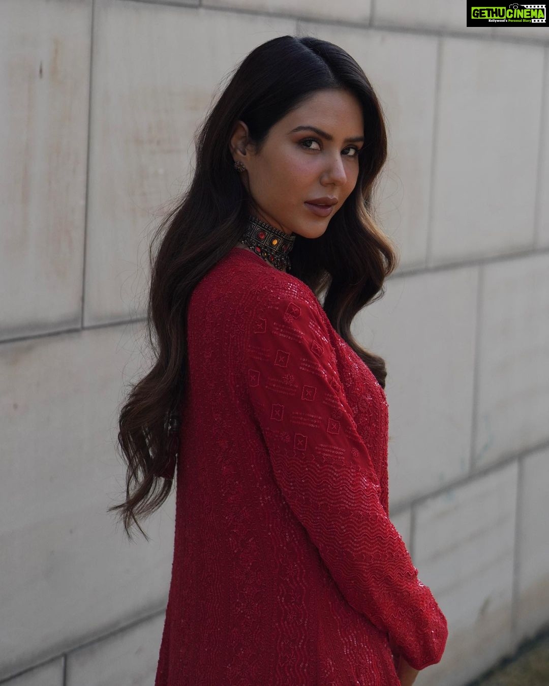 Actress Sonam Bajwa HD Instagram Photos and Wallpapers November 2022 ...