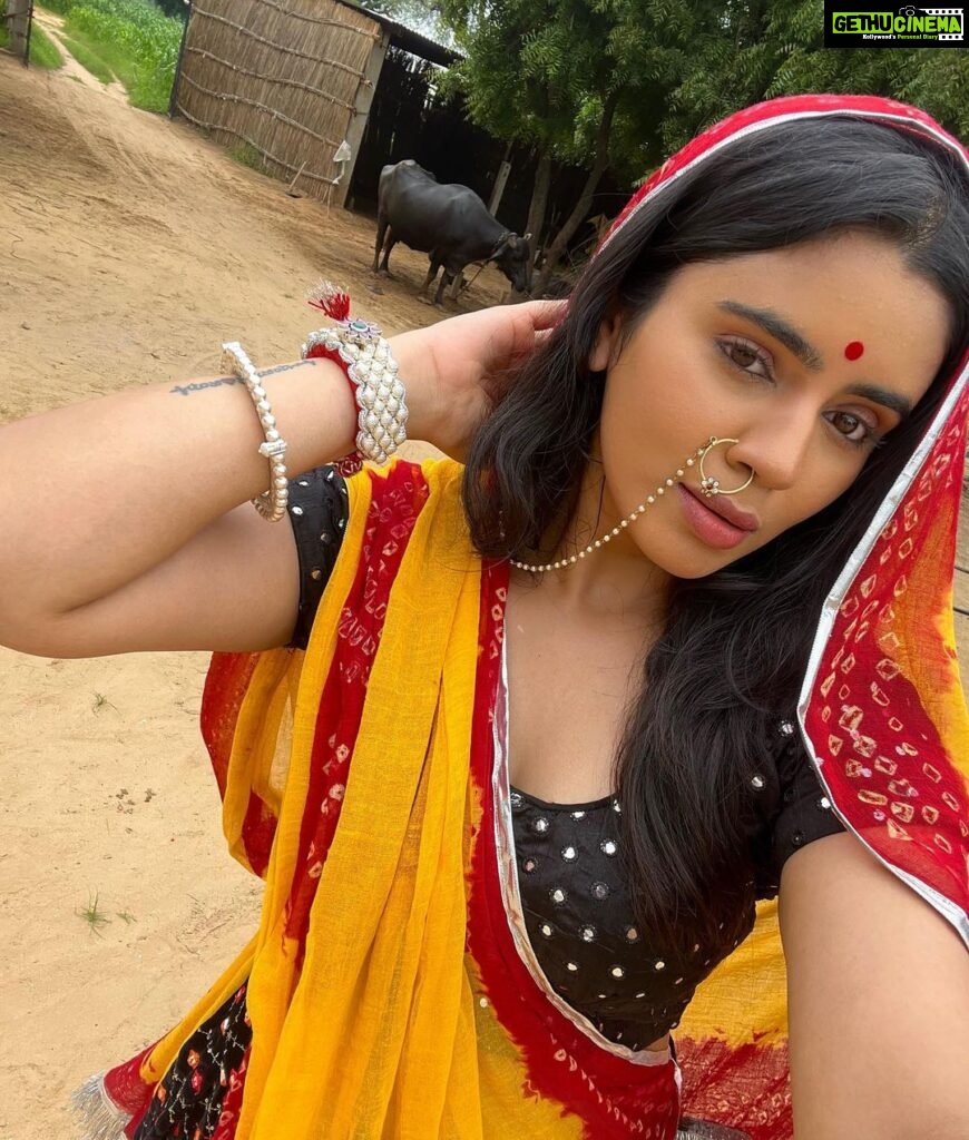 Actress Soundariya Nanjundan HD Instagram Photos and Wallpapers ...