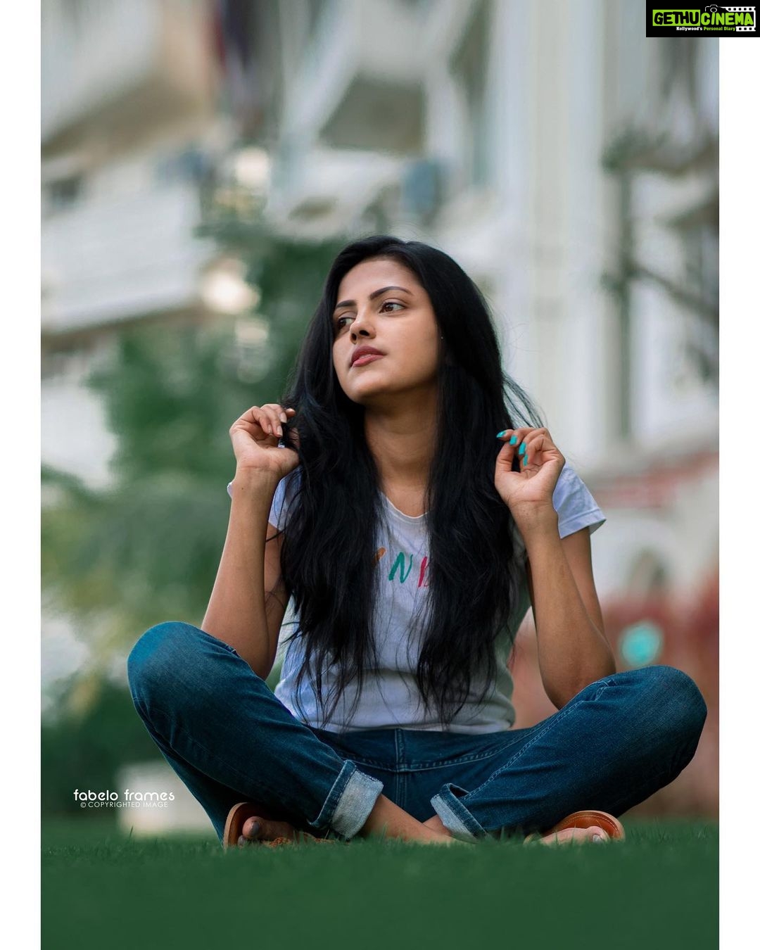 Actress Sreevidya Nair HD Instagram Photos and Wallpapers January 2021 ...