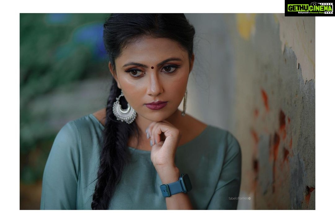 Sreevidya Nair Instagram – CAM : @rejeesh_varghese @fabeloframes MAKE-UP : @anjali__makeup ...