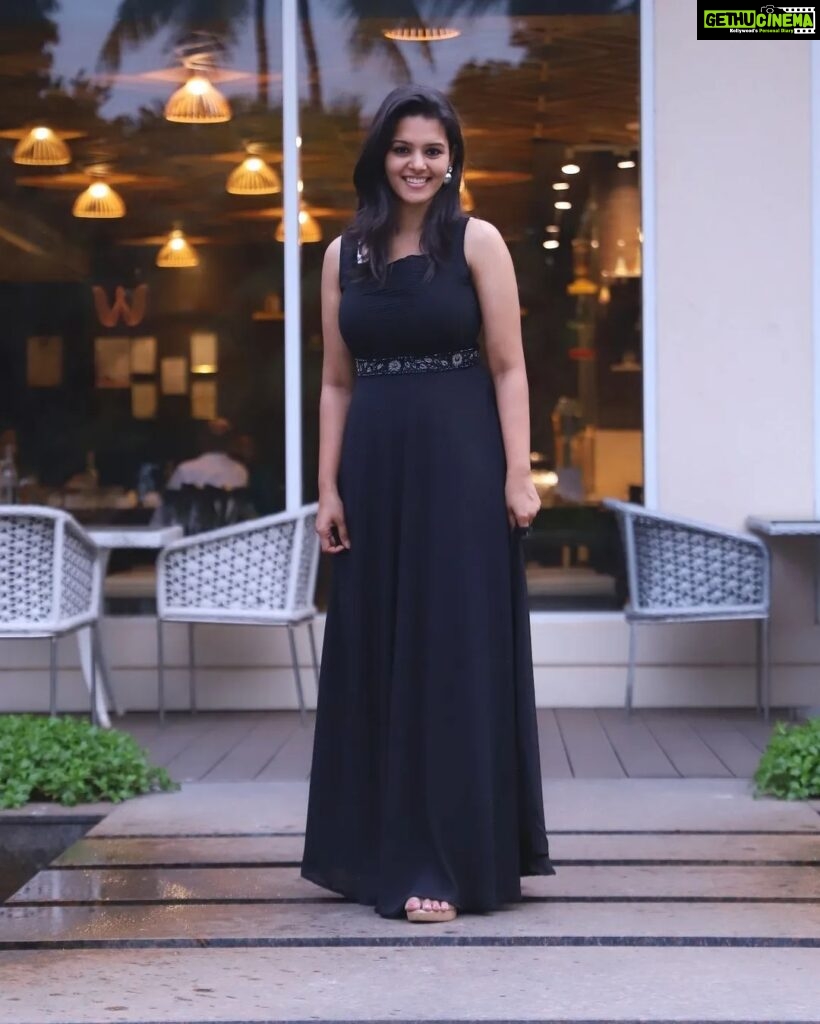 Actress Swathishta Krishnan HD Instagram Photos and Wallpapers February ...