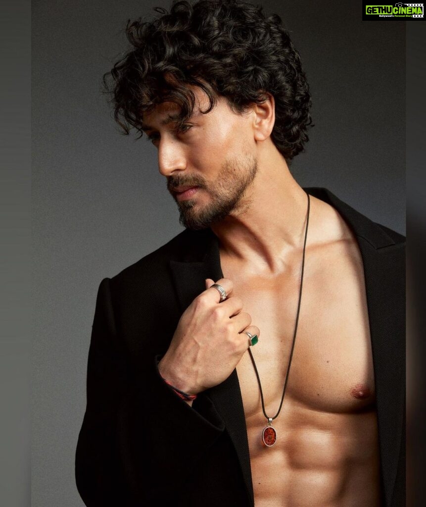 Actor Tiger Shroff HD Photos and Wallpapers November 2022 - Gethu Cinema