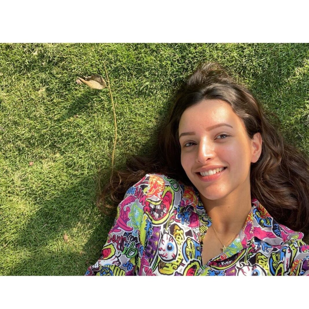 Actor Tripti Dimri HD Photos and Wallpapers January 2022 - Gethu Cinema