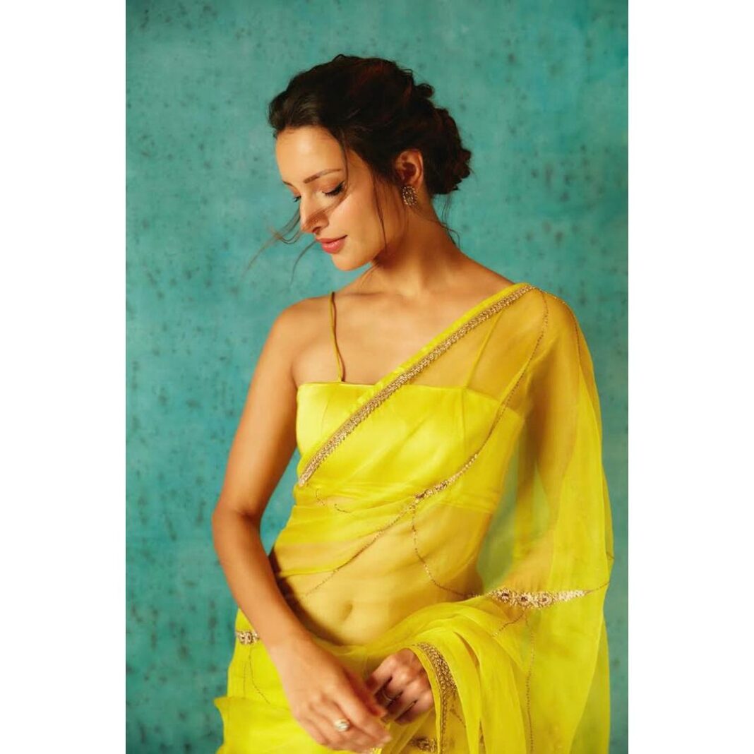 Actor Tripti Dimri HD Photos and Wallpapers November 2022 | Gethu Cinema