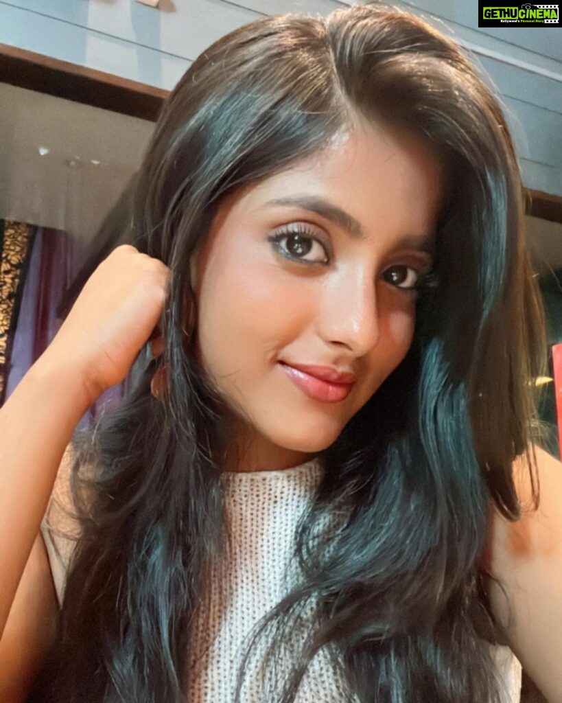 Actress Ulka Gupta HD Instagram Photos and Wallpapers May 2022 | Gethu ...