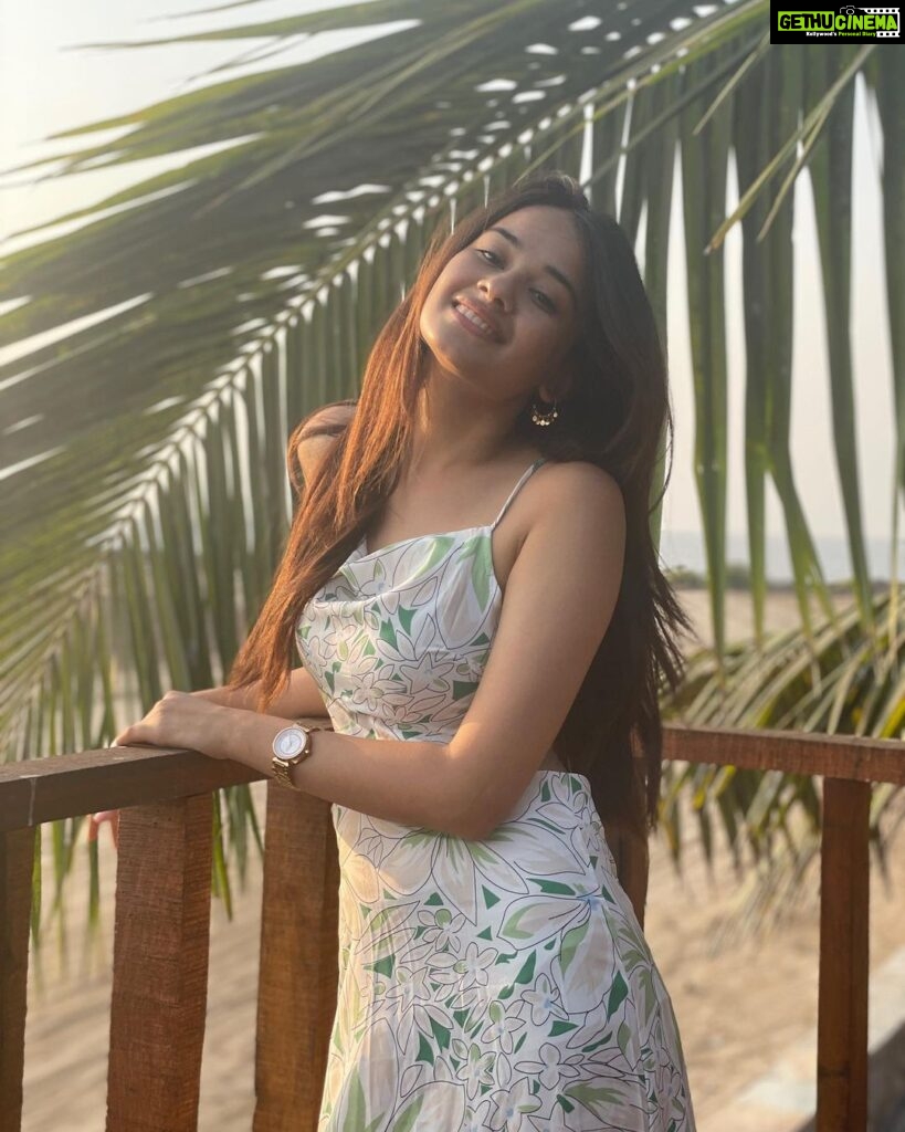 Actress Virti Vaghani HD Instagram Photos and Wallpapers May 2022 ...