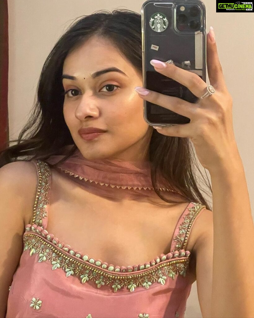 Actress Virti Vaghani HD Instagram Photos and Wallpapers September 2022 ...