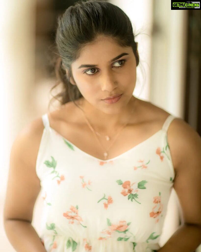 Actress Aadhirai Soundarajan HD Instagram Photos and Wallpapers ...