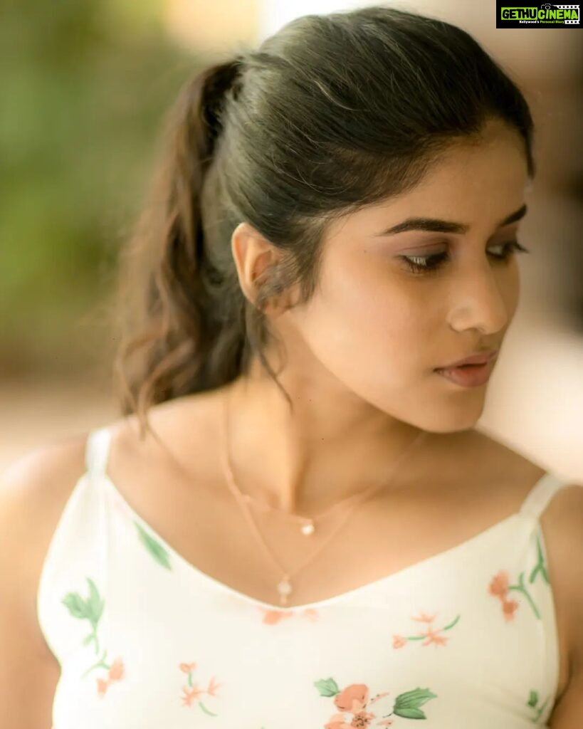 Actress Aadhirai Soundarajan HD Instagram Photos and Wallpapers ...