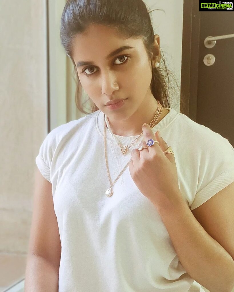 Actress Aadhirai Soundarajan HD Instagram Photos and Wallpapers April ...
