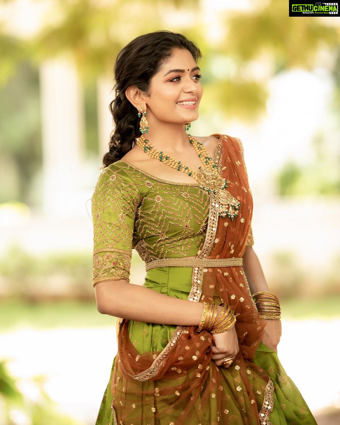 Actress Aditi Shankar HD Instagram Photos and Wallpapers October 2022 | Gethu Cinema