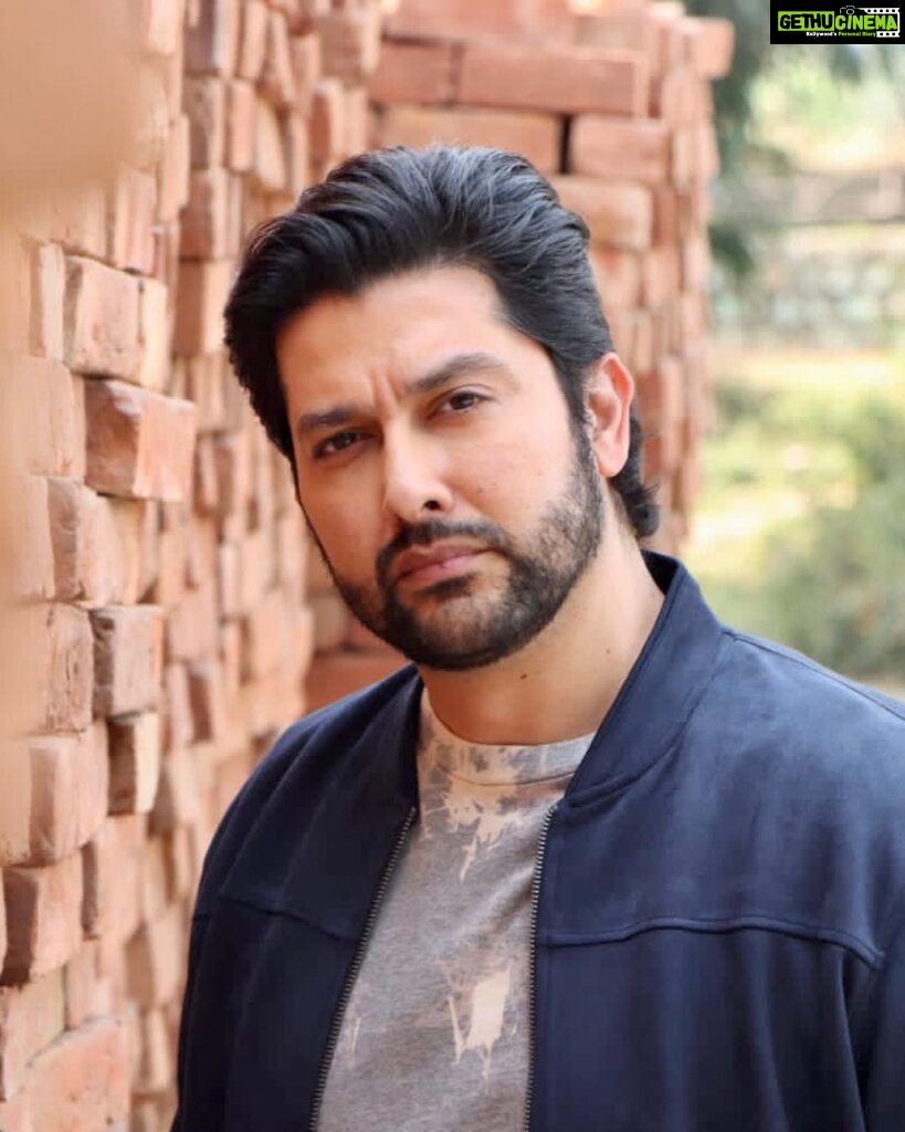 Actor Aftab Shivdasani HD Instagram Photos and Wallpapers April 2023 ...