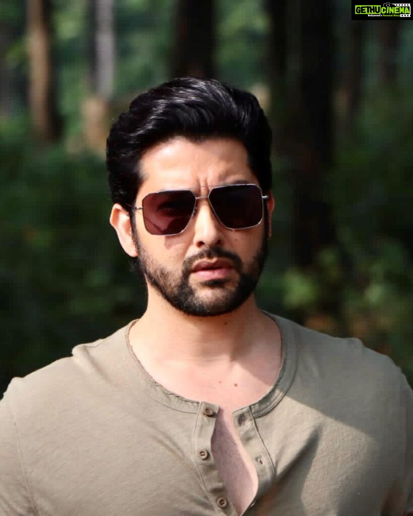 Actor Aftab Shivdasani HD Instagram Photos and Wallpapers November 2022 ...
