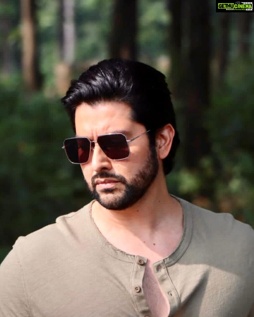 Actor Aftab Shivdasani HD Instagram Photos and Wallpapers November 2022 ...