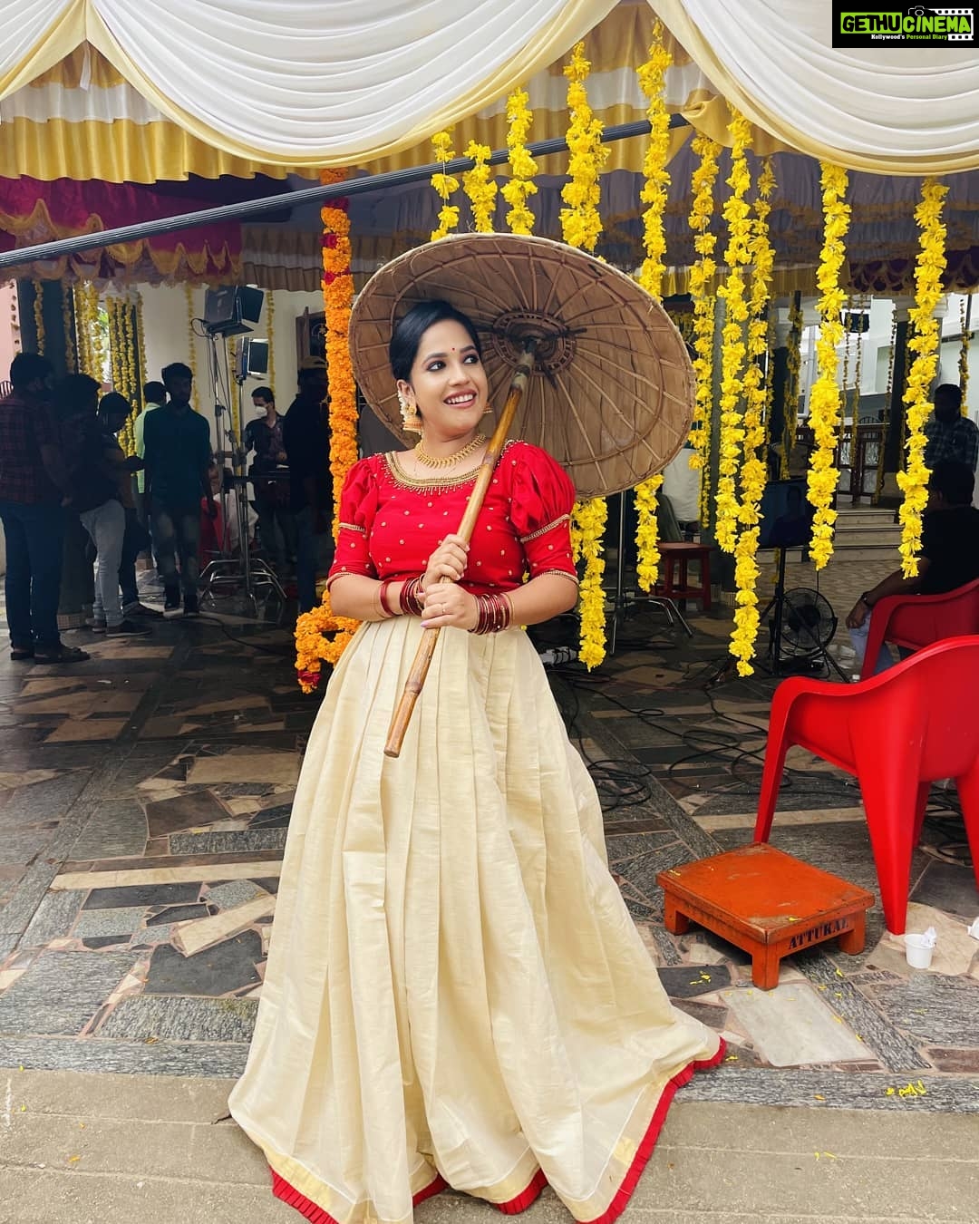 Amrutha Nair Instagram – 350k Family 😘 Ma swantham bro 😘 @noobin_johny ...