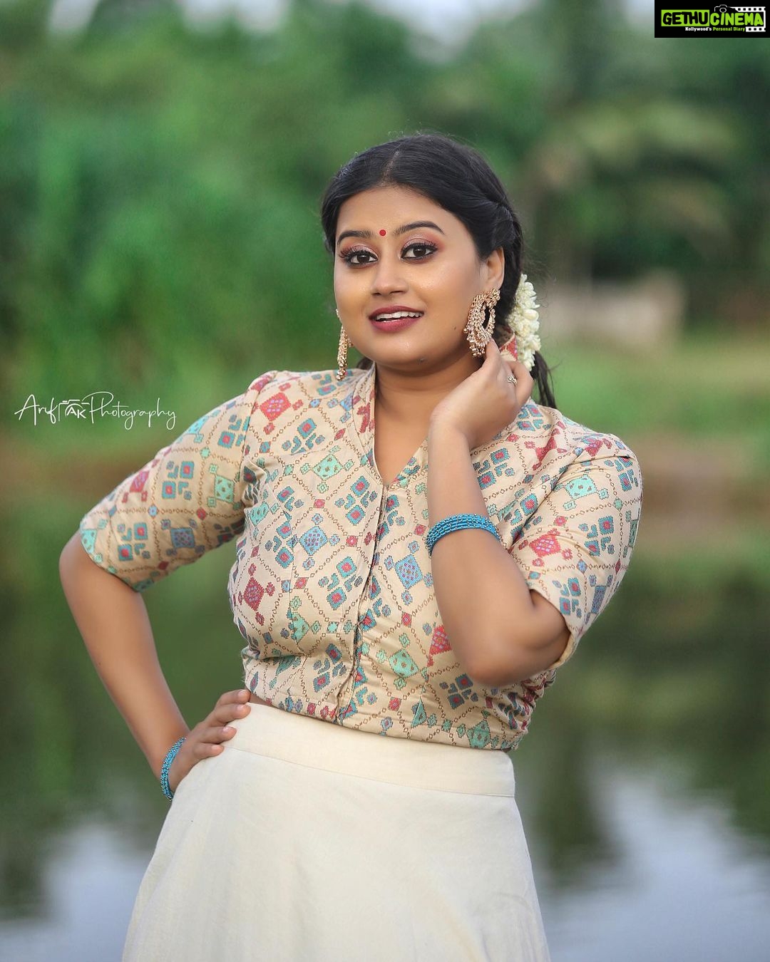 Ansiba Hassan Instagram – HAPPIEST ONAM ️. Pc @arif_ak_photography Mua ...