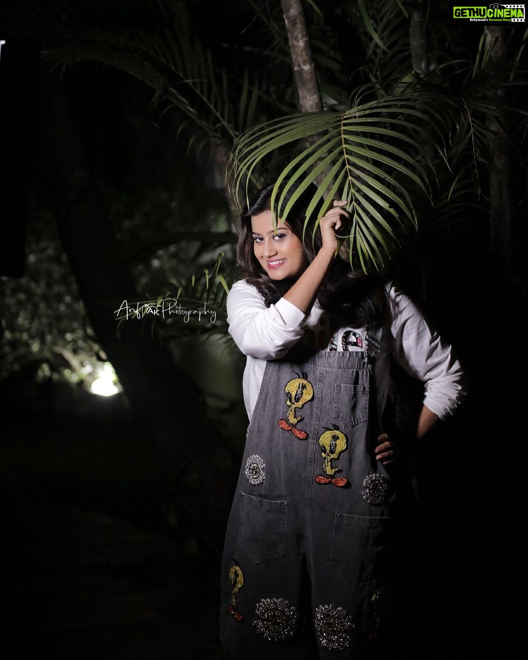 Actress Ansiba Hassan HD Photos and Wallpapers May 2021 - Gethu Cinema