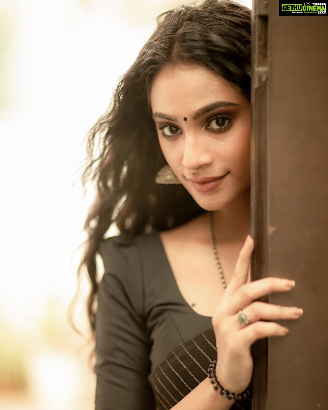Model Anukreethy Vas HD Instagram Photos and Wallpapers September 2022 ...