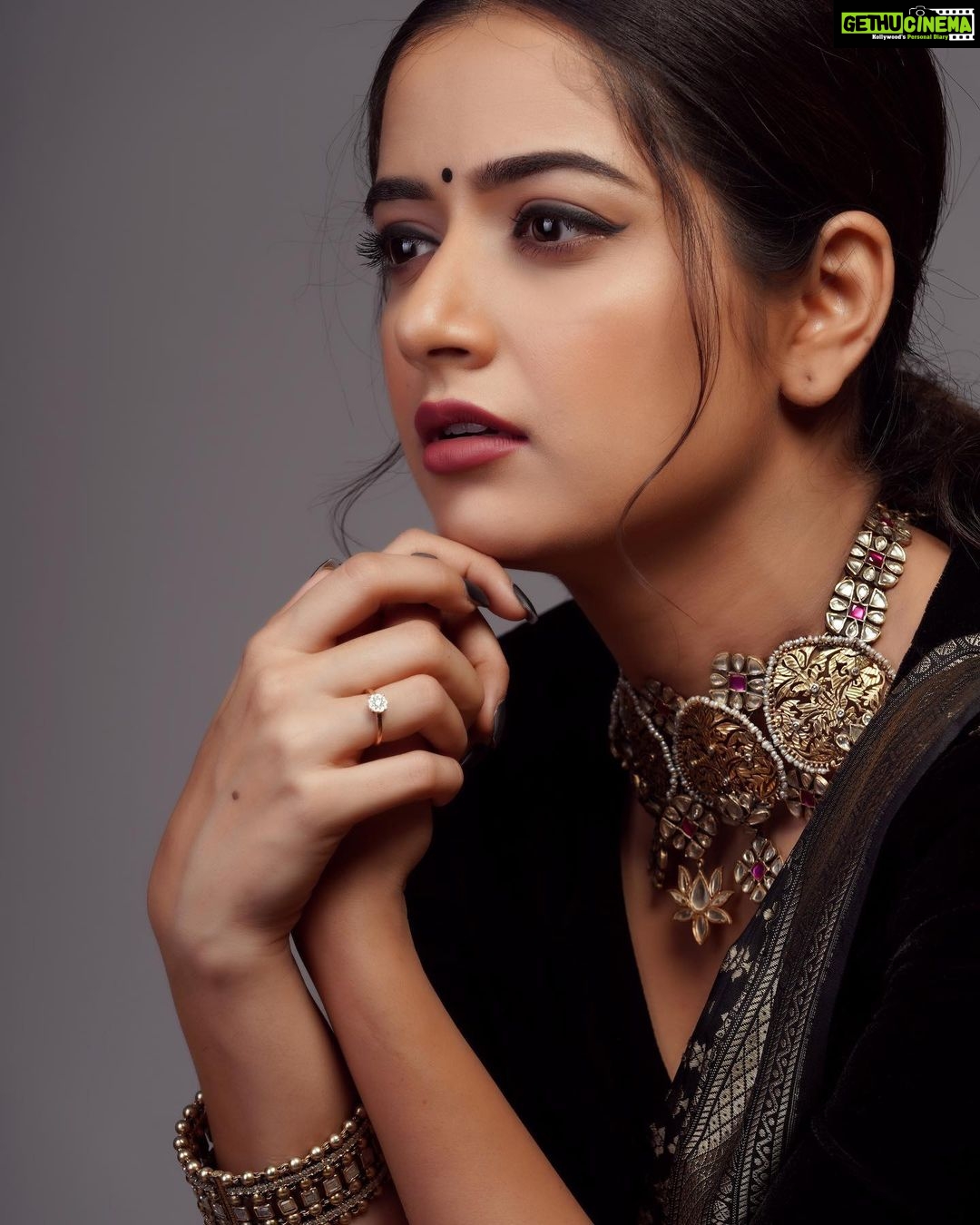 Ashika Ranganath Instagram – 🖤 | Gethu Cinema