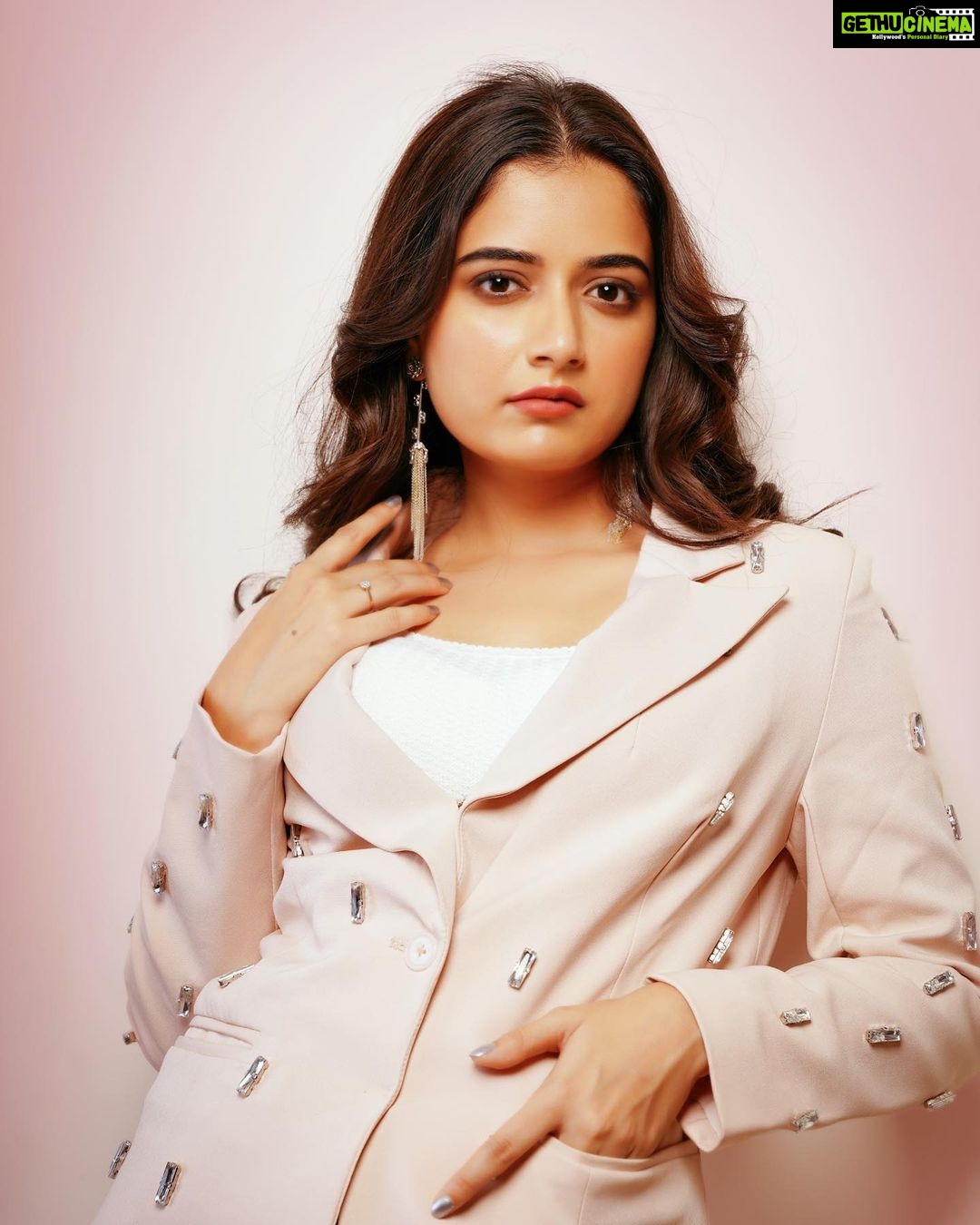 Ashika Ranganath Instagram – 😎 Studio Fibonacci | Gethu Cinema