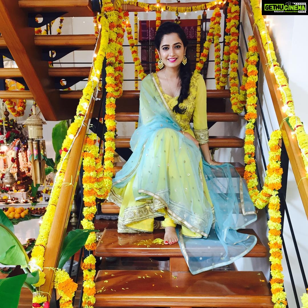 Ashika Ranganath Instagram – Hegittu ee scene ?? Favourite scene from ...