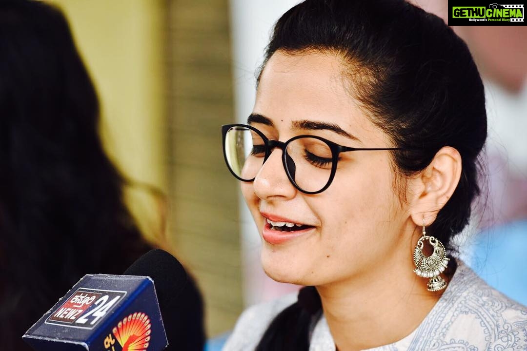 Ashika Ranganath Instagram – Candid 💕 ganesh Sir’s look in mugulunage 🙃 ...