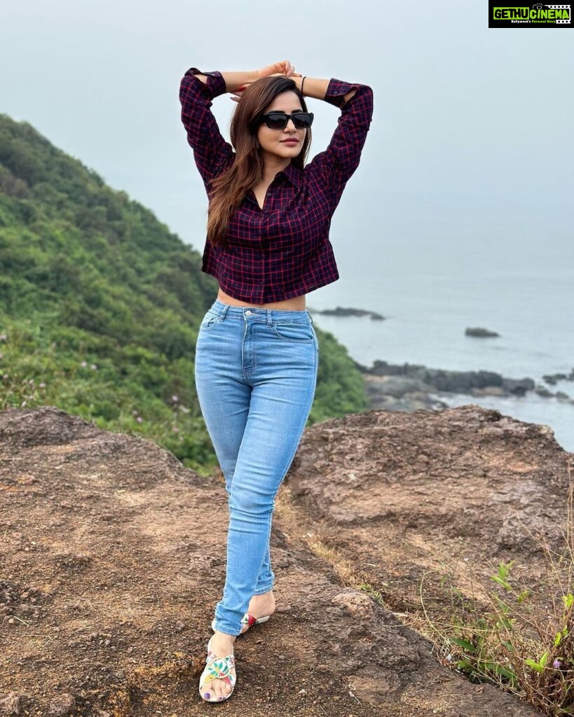 Actress Ashu Reddy HD Photos and Wallpapers November 2022 - Gethu Cinema