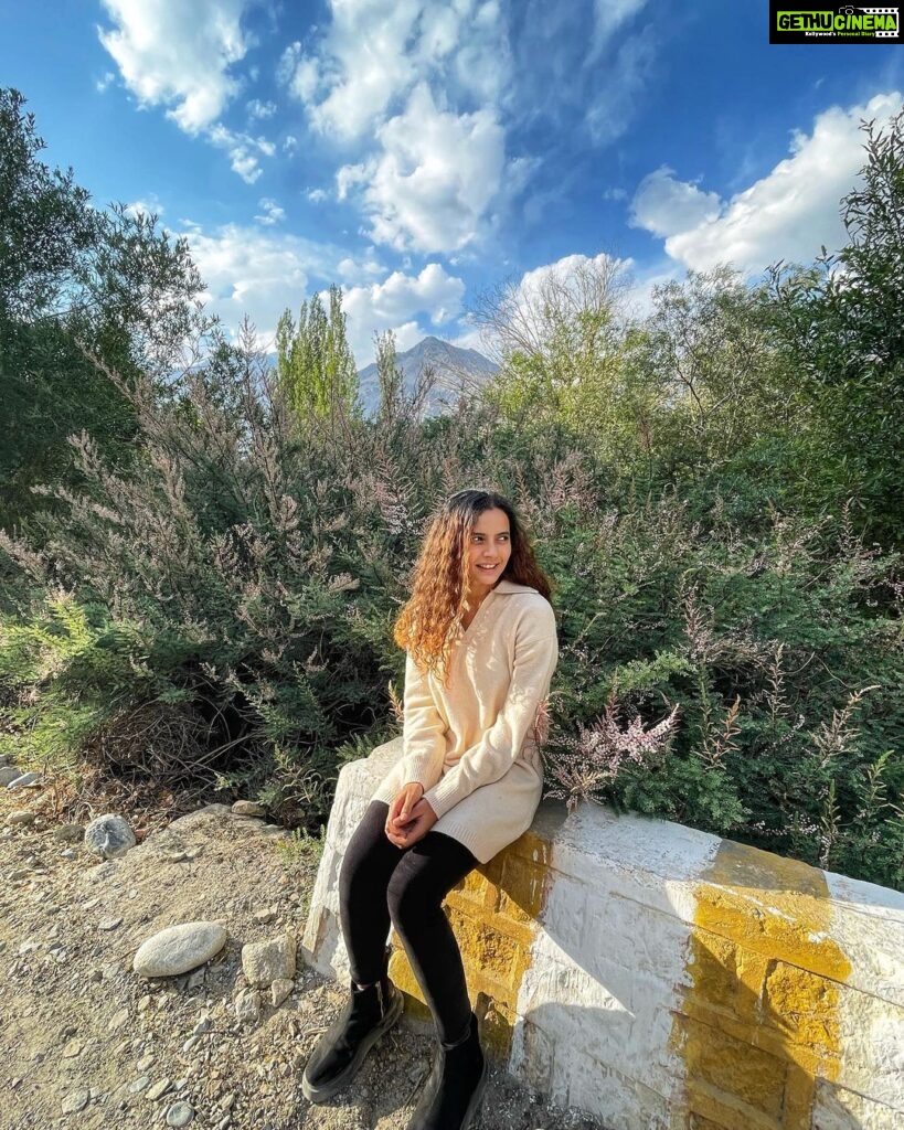 Actress Athulya Chandra HD Instagram Photos and Wallpapers June 2022 ...