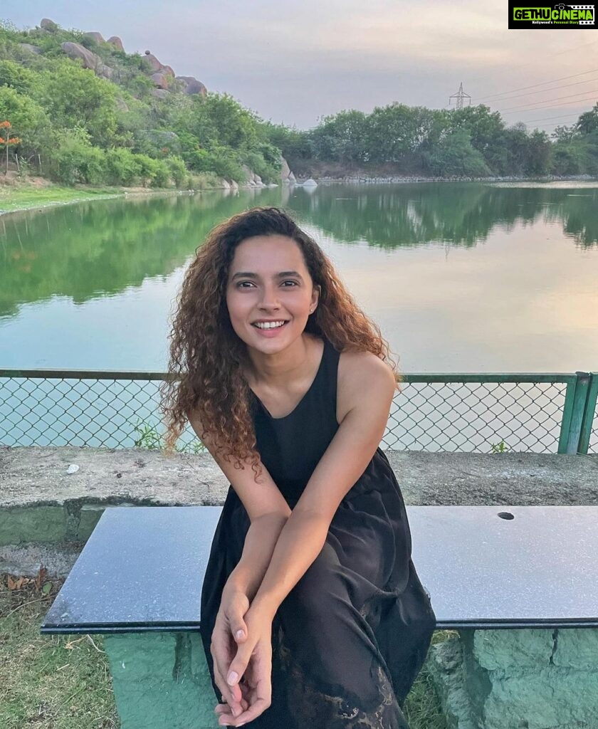 Actress Athulya Chandra HD Photos and Wallpapers November 2022 - Gethu ...