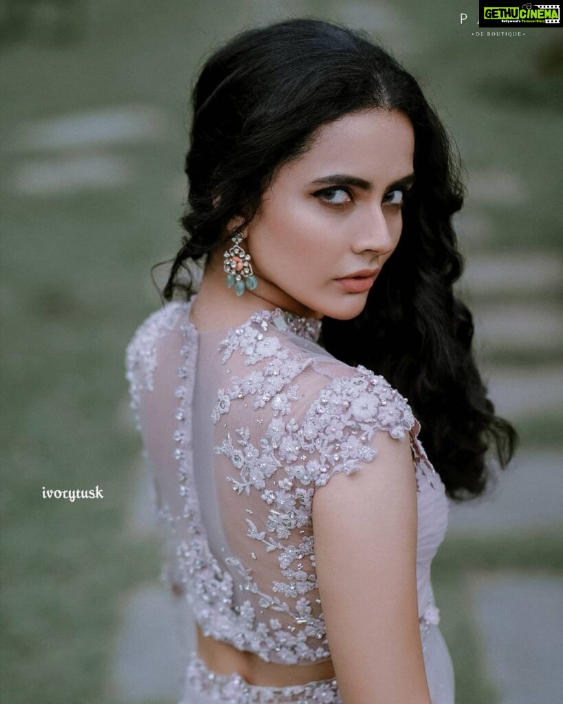 Actress Athulya Chandra HD Instagram Photos and Wallpapers April 2021 ...