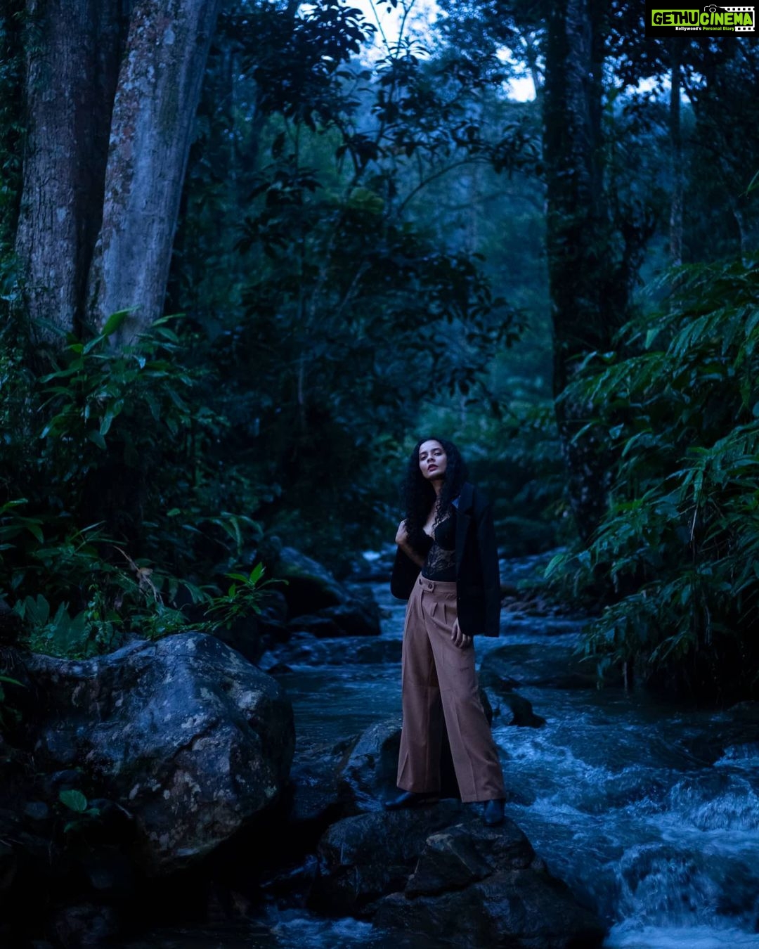 Actress Athulya Chandra HD Photos and Wallpapers November 2022 - Gethu ...